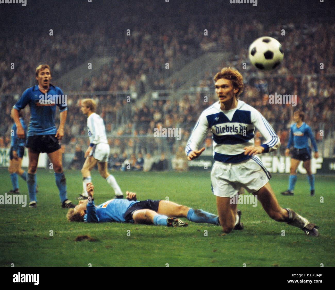 Vfl bochum msv duisburg -Fotos und -Bildmaterial in hoher Auflösung – Alamy