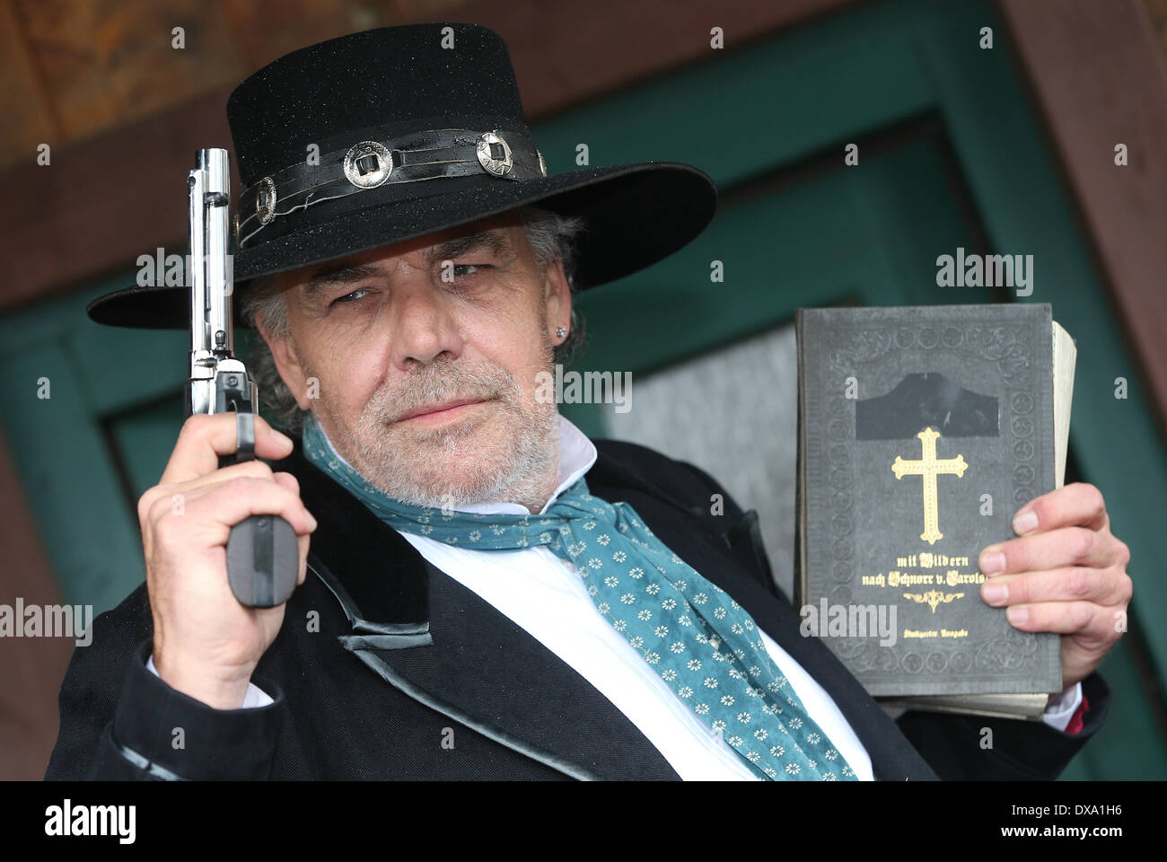 Der schweizer schauspieler christian kohlund -Fotos und -Bildmaterial ...