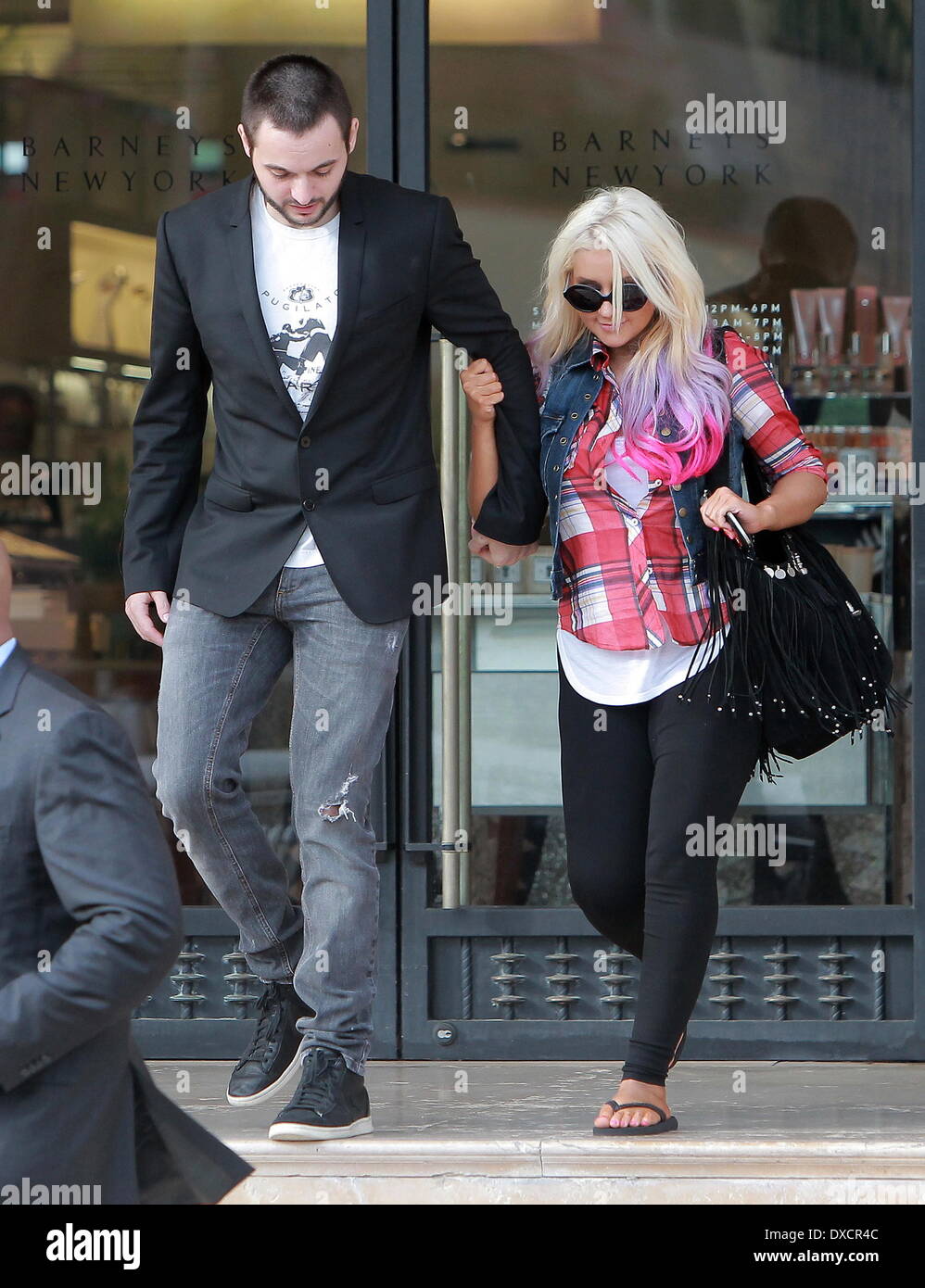 Christina Aguilera mit Freund Matthew Rutler verlassen Barneys New York ...