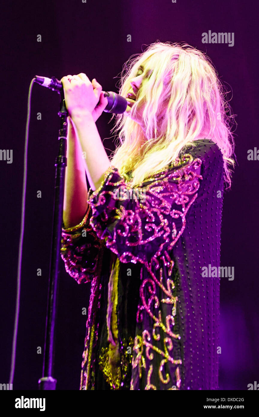 The pretty reckless singer -Fotos und -Bildmaterial in hoher Auflösung ...