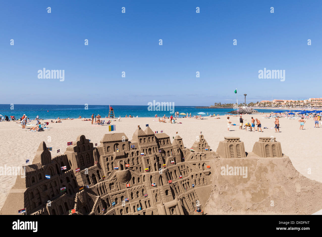 Aufwendige Sand schnitzen Skulptur mit Fußball Boden und Bull Ring am ...