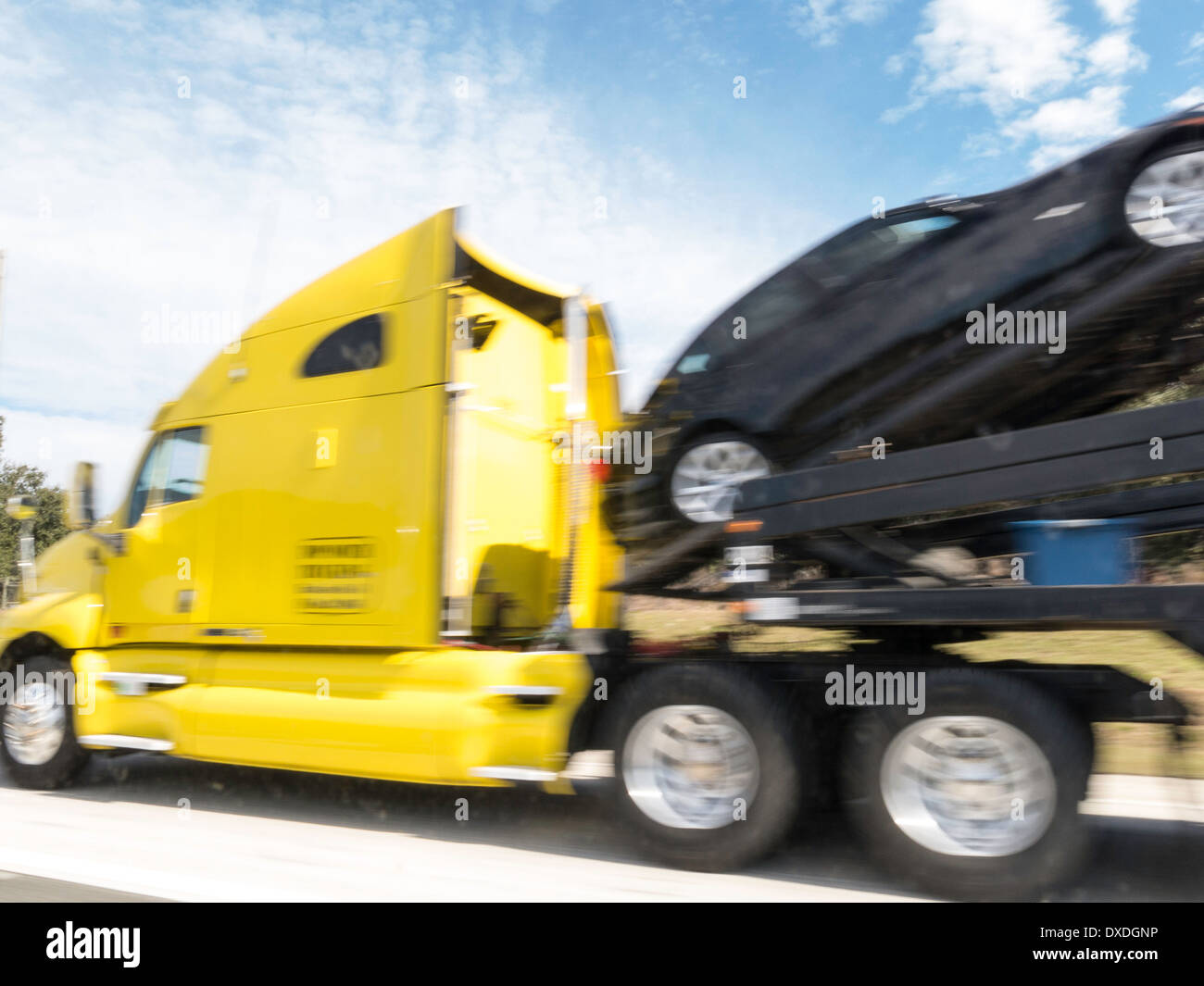 Kommerzielle lkw transporte -Fotos und -Bildmaterial in hoher Auflösung ...