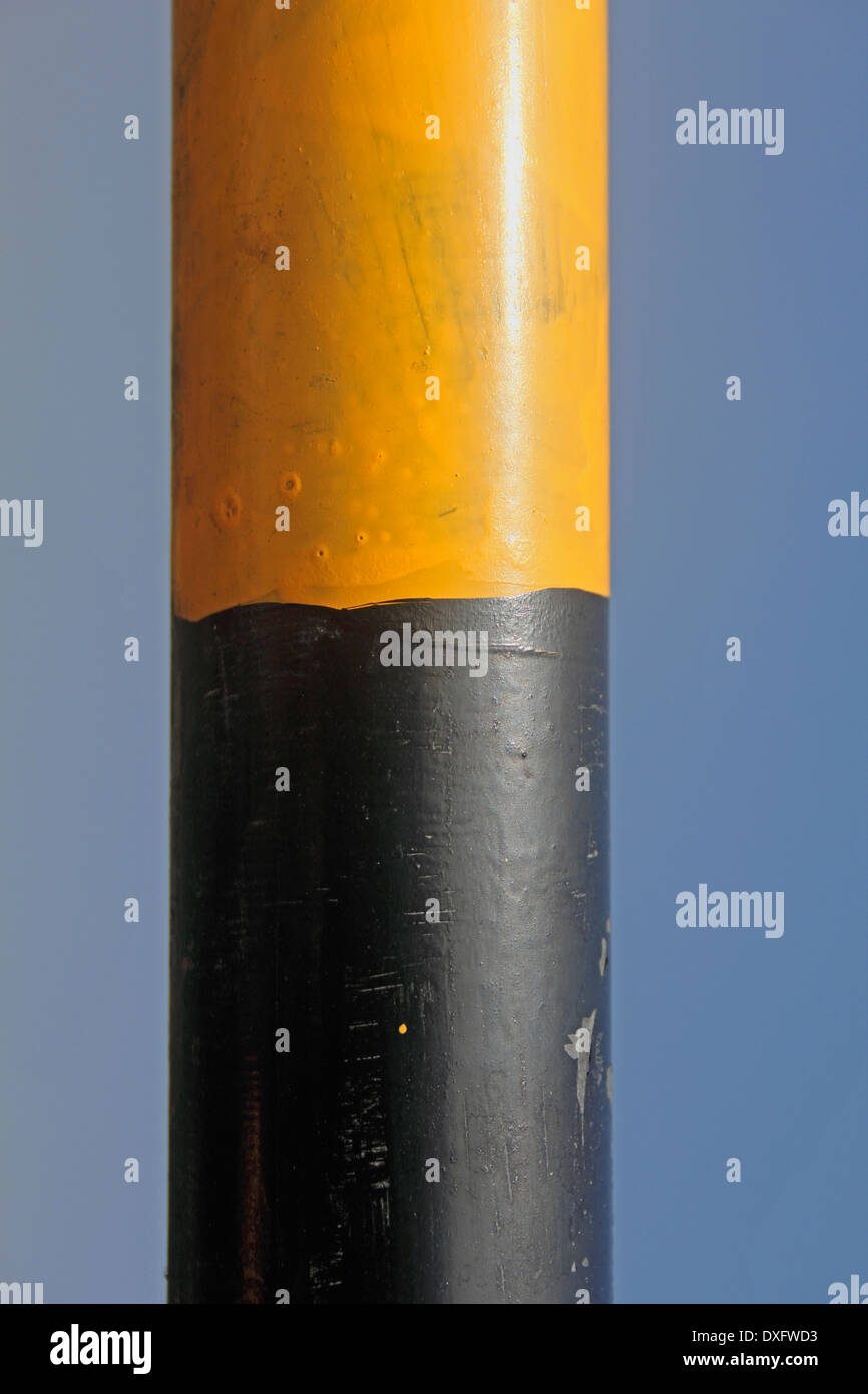 Schwarzes metallrohr -Fotos und -Bildmaterial in hoher Auflösung – Alamy