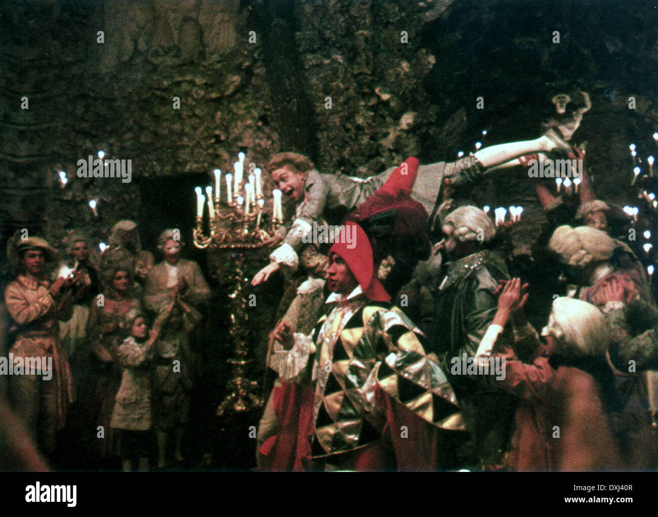 Amadeus mozart tom hulce -Fotos und -Bildmaterial in hoher Auflösung ...