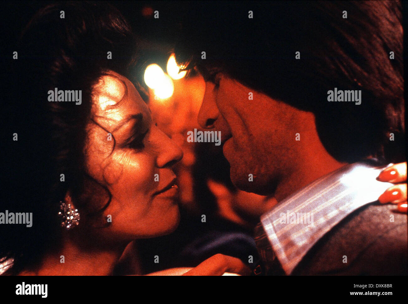 Joan collins the stud -Fotos und -Bildmaterial in hoher Auflösung – Alamy