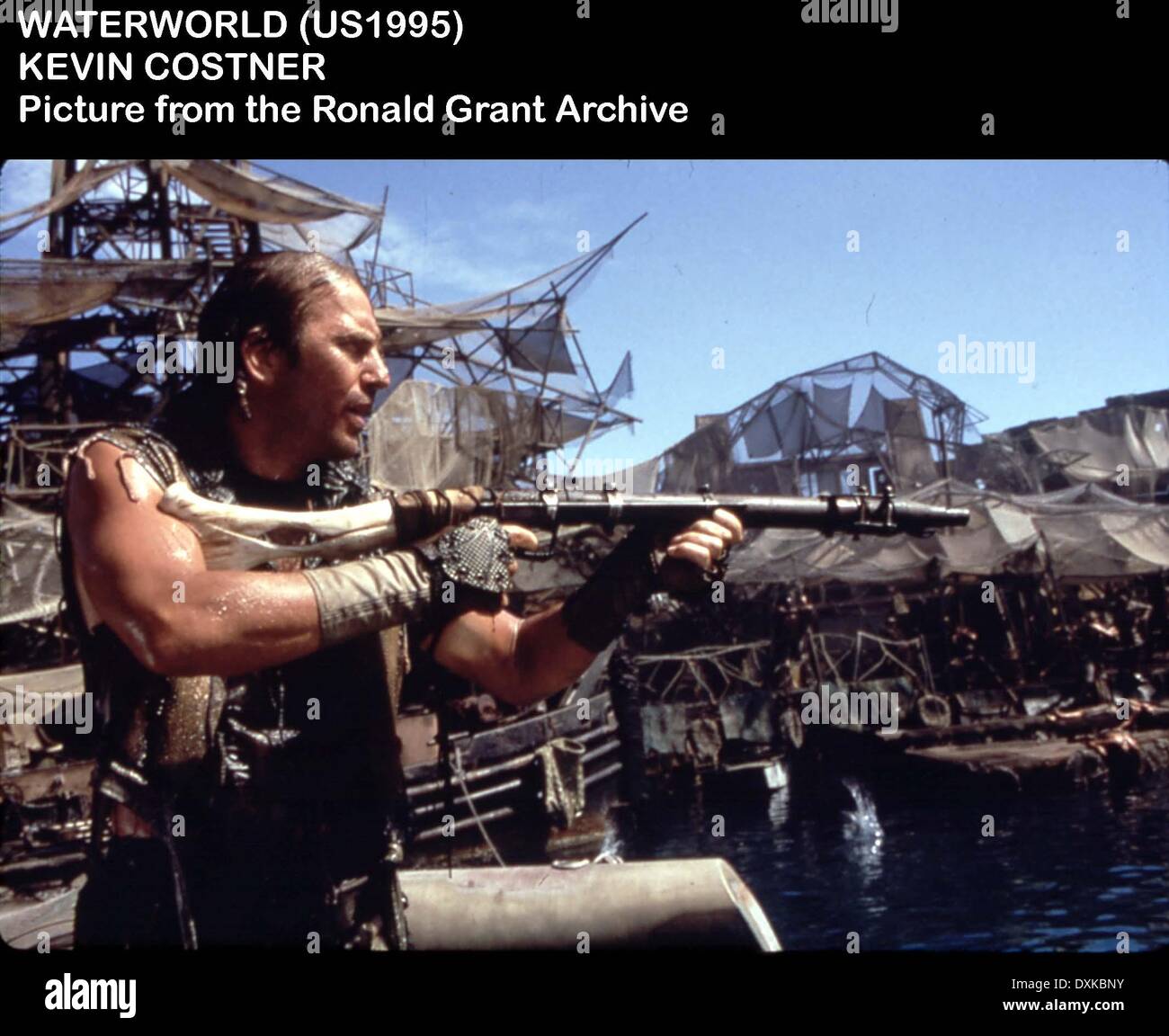 Waterworld 1995 kevin costner -Fotos und -Bildmaterial in hoher ...