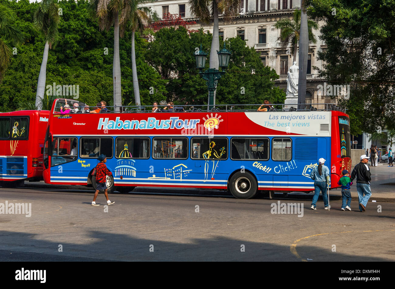 Havanna reisebus -Fotos und -Bildmaterial in hoher Auflösung – Alamy
