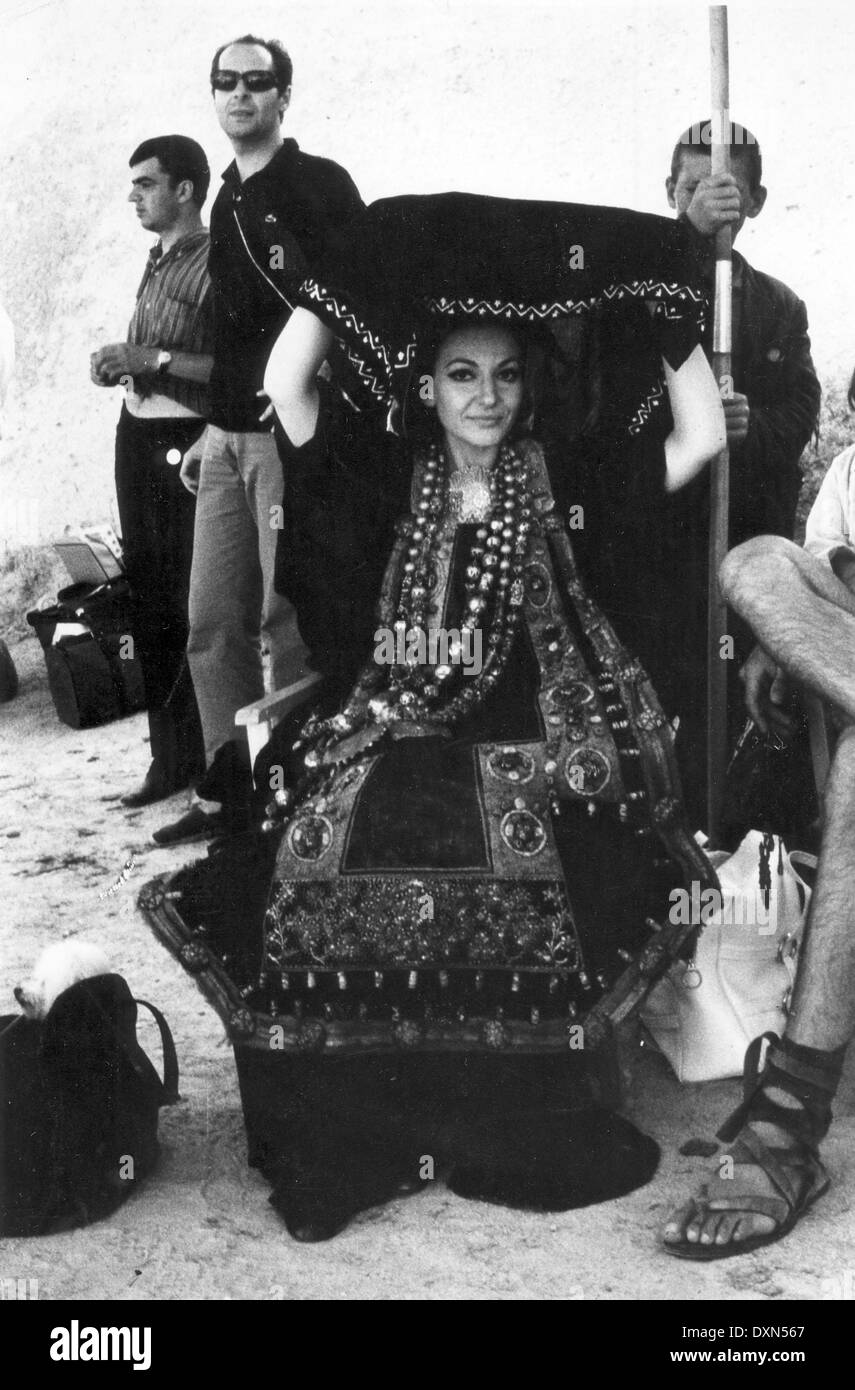 Maria callas als medea -Fotos und -Bildmaterial in hoher Auflösung – Alamy