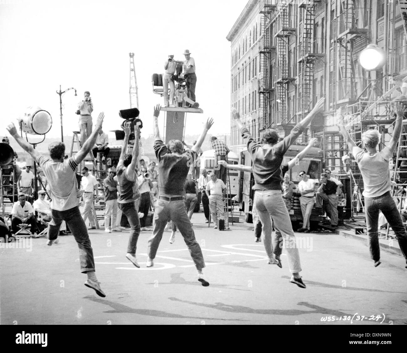 West side story movie Schwarzweiß-Stockfotos und -bilder - Alamy