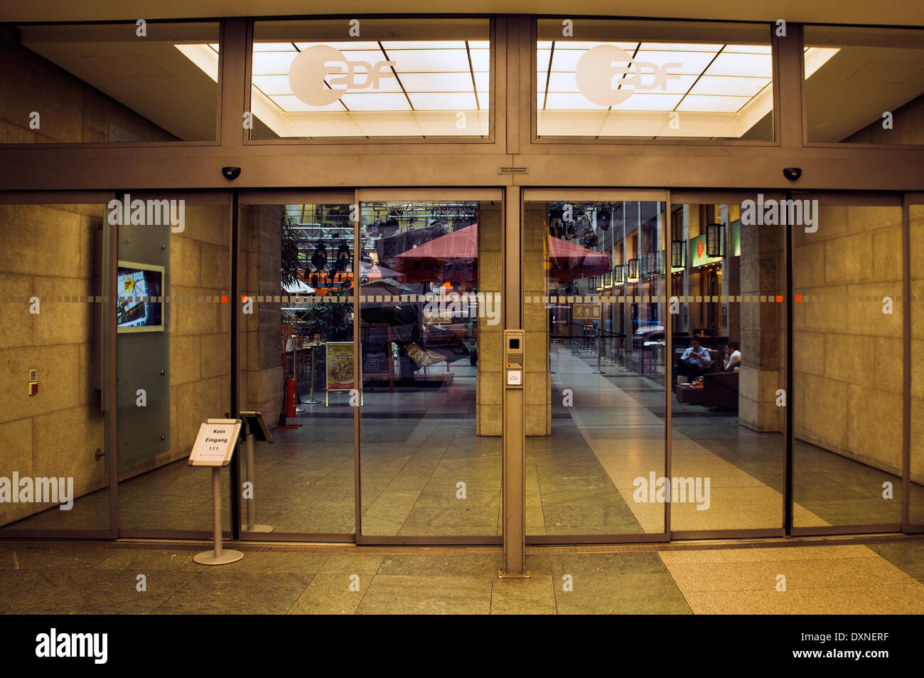 Televisor zdf -Fotos und -Bildmaterial in hoher Auflösung – Alamy