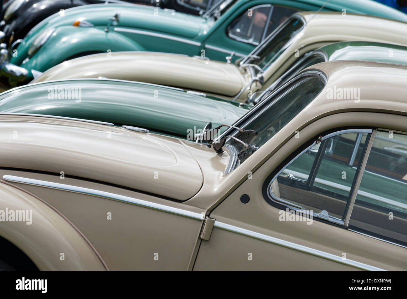Klassische motorhauben -Fotos und -Bildmaterial in hoher Auflösung – Alamy