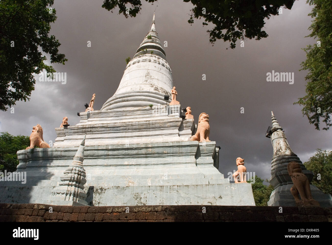 Innen wat phnom in phnom penh -Fotos und -Bildmaterial in hoher ...