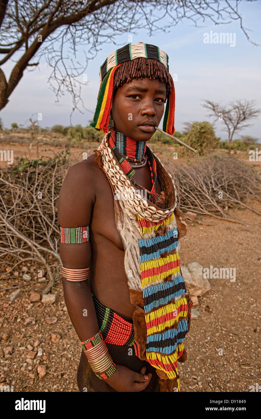 Girl hamer tribe ethiopia -Fotos und -Bildmaterial in hoher Auflösung - Seite 2 - Alamy