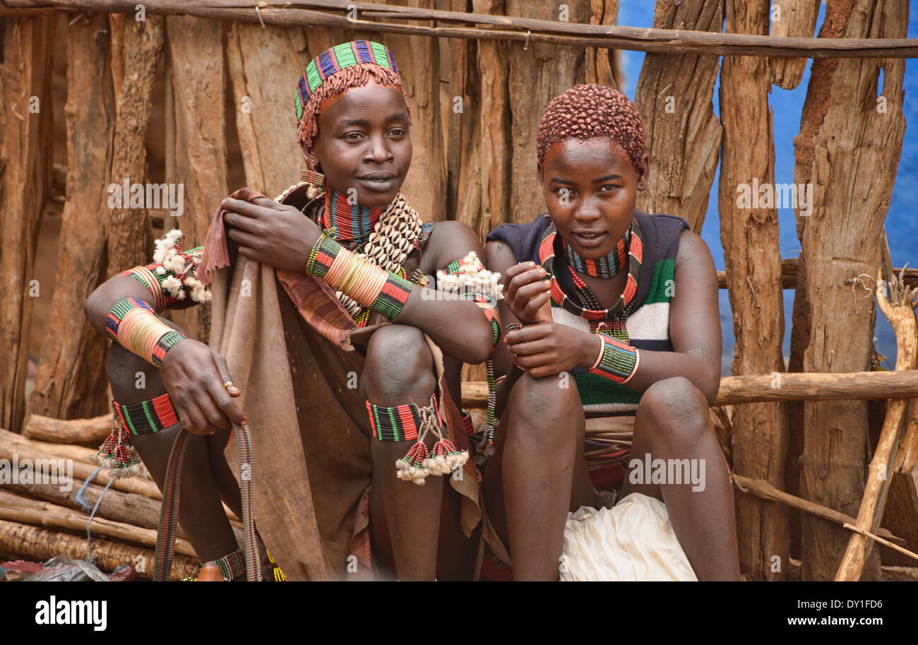 Hamer girls turmi ethiopia africa -Fotos und -Bildmaterial in hoher Auflösung – Alamy