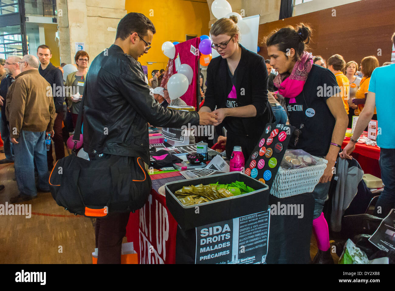Gay boys -Fotos und -Bildmaterial in hoher Auflösung - Seite 2 - Alamy