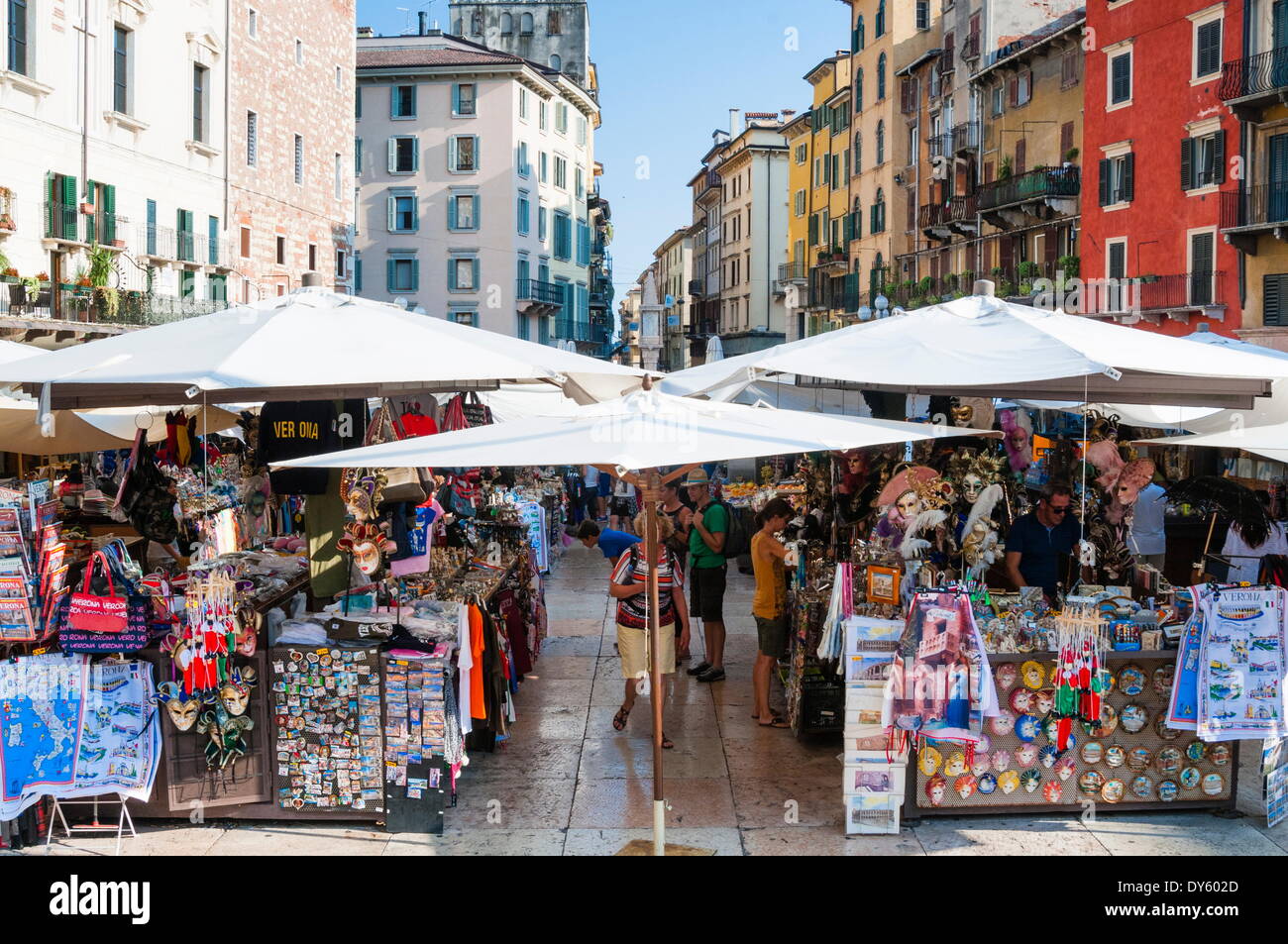 Zur piazza delle erbe -Fotos und -Bildmaterial in hoher Auflösung – Alamy