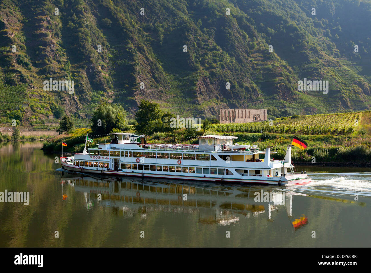 Boot schiff mosel -Fotos und -Bildmaterial in hoher Auflösung – Alamy