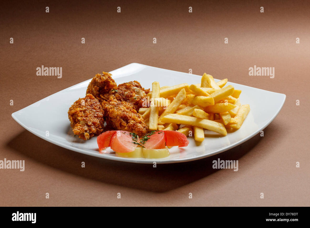 Paniertes hähnchen -Fotos und -Bildmaterial in hoher Auflösung – Alamy