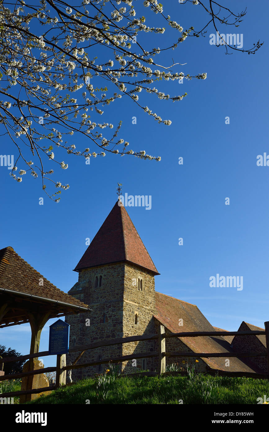 St laurence church guestling -Fotos und -Bildmaterial in hoher ...