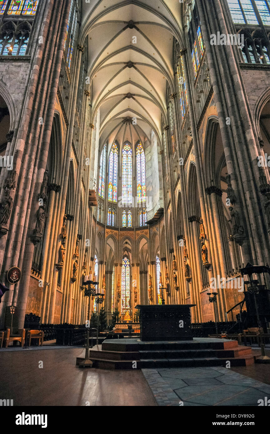 Cologne cathedral interior altar -Fotos und -Bildmaterial in hoher ...