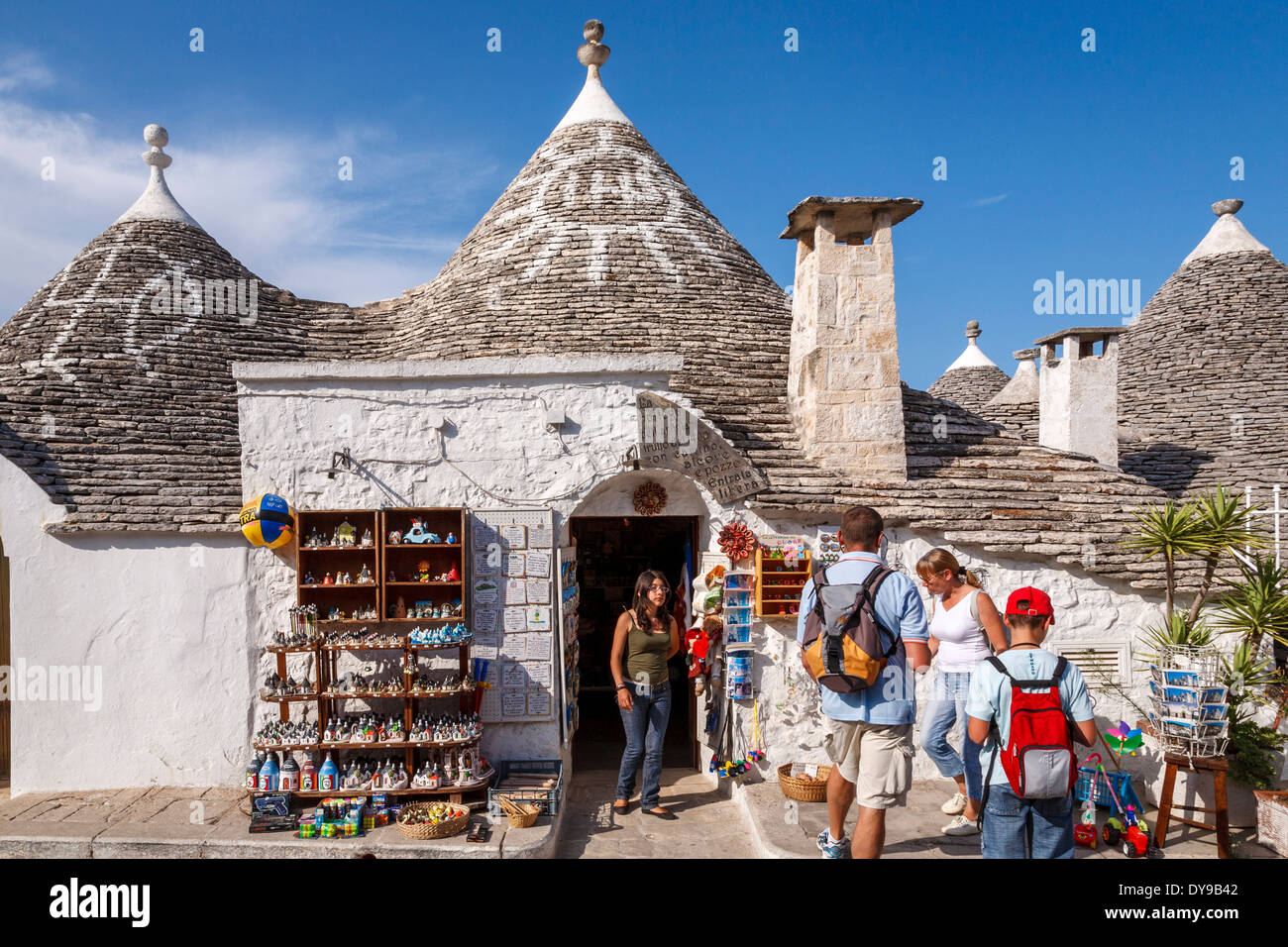 Trulli touristen -Fotos und -Bildmaterial in hoher Auflösung – Alamy