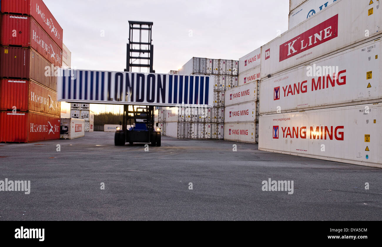 Containerterminal london auf diese weise -Fotos und -Bildmaterial in ...