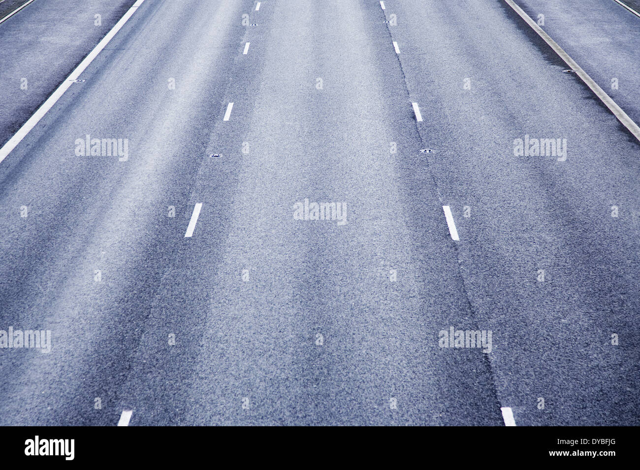 Empty motorway -Fotos und -Bildmaterial in hoher Auflösung – Alamy
