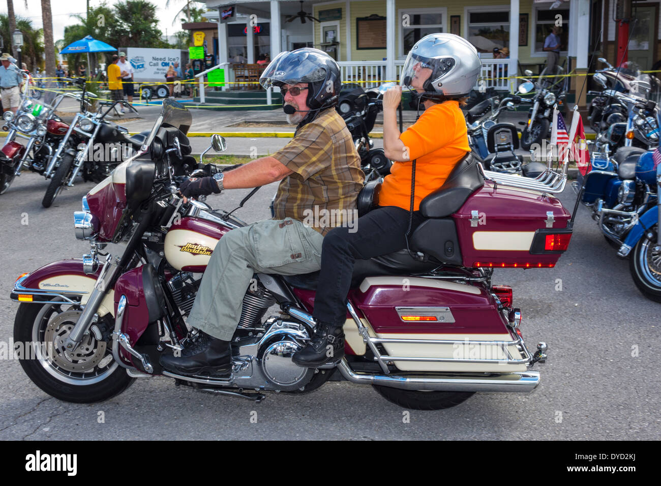 Festival motorrad -Fotos und -Bildmaterial in hoher Auflösung – Alamy