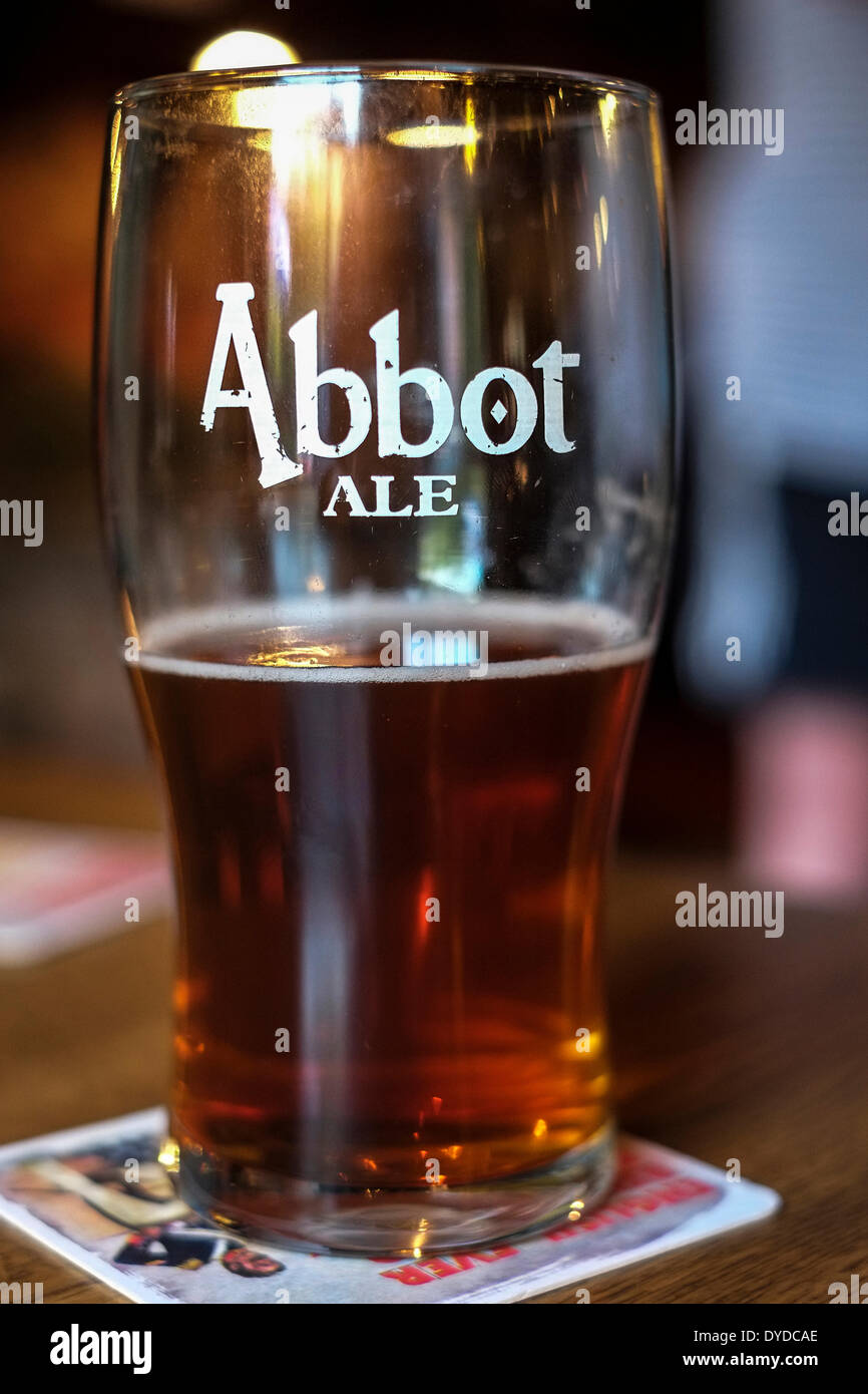 Alkohol logo pint glas -Fotos und -Bildmaterial in hoher Auflösung – Alamy