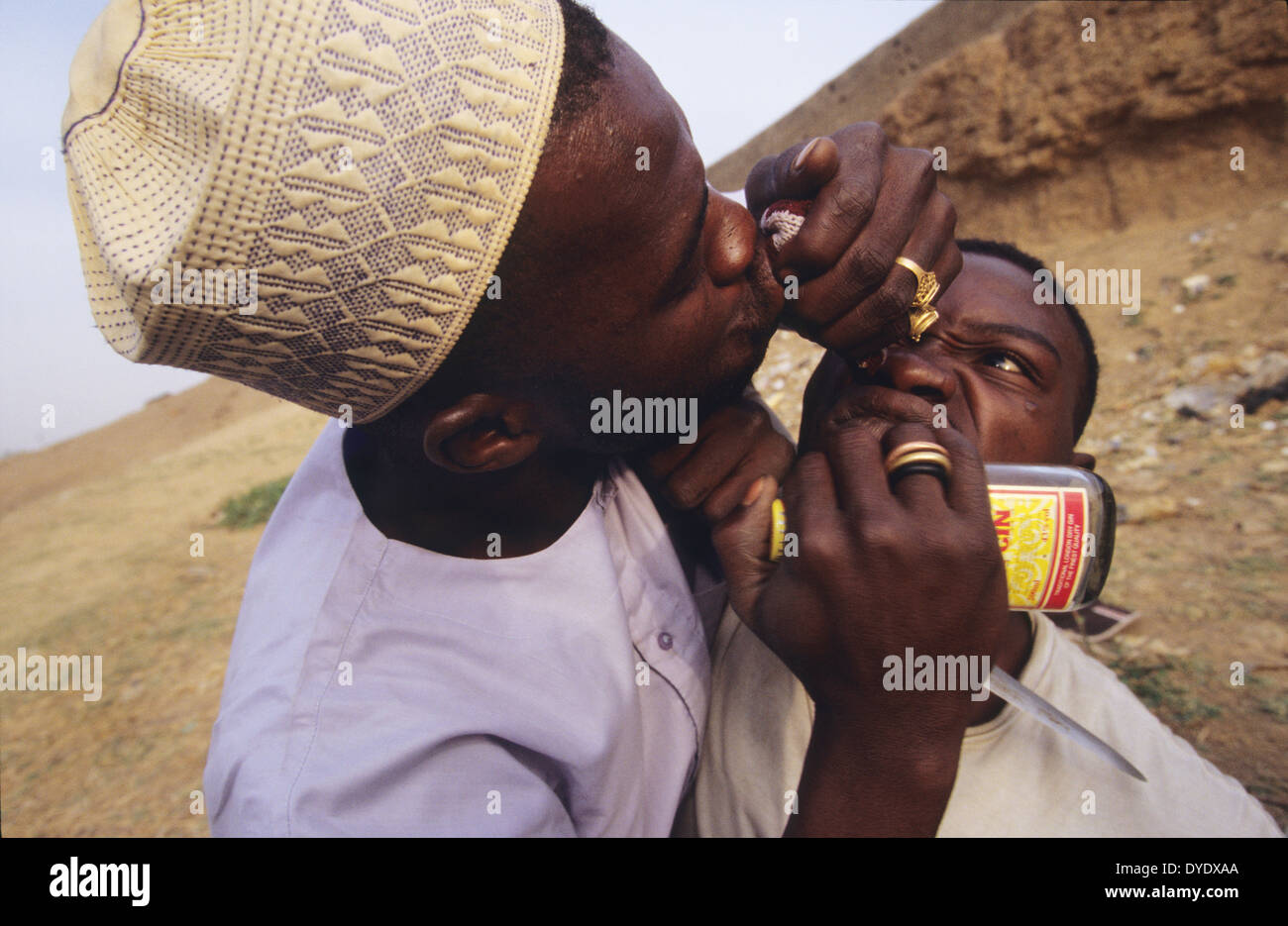Gewalttätige Ghetto Gangmitglieder oft auf Drogen. Muslimische ...