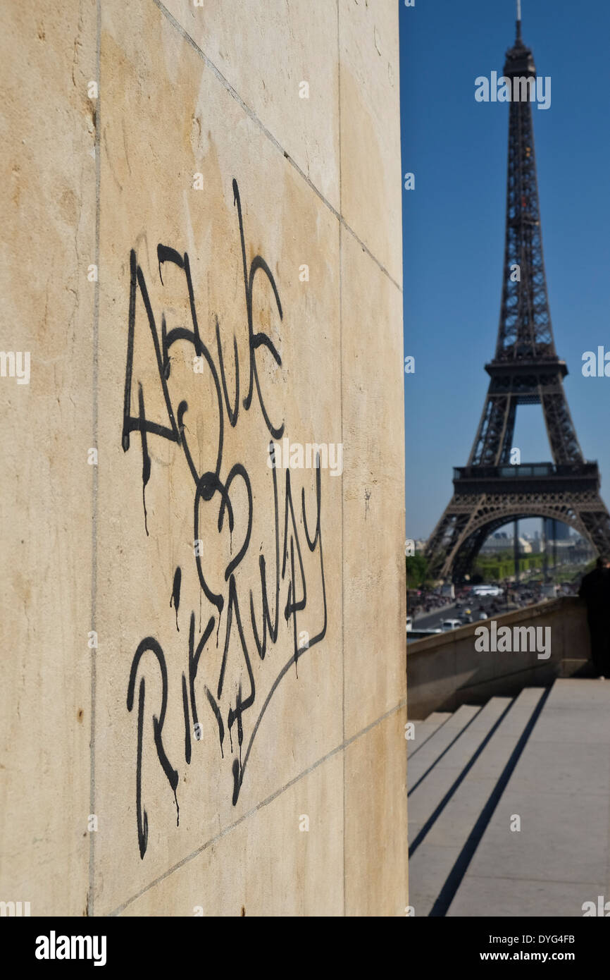 Graffiti eiffel -Fotos und -Bildmaterial in hoher Auflösung – Alamy
