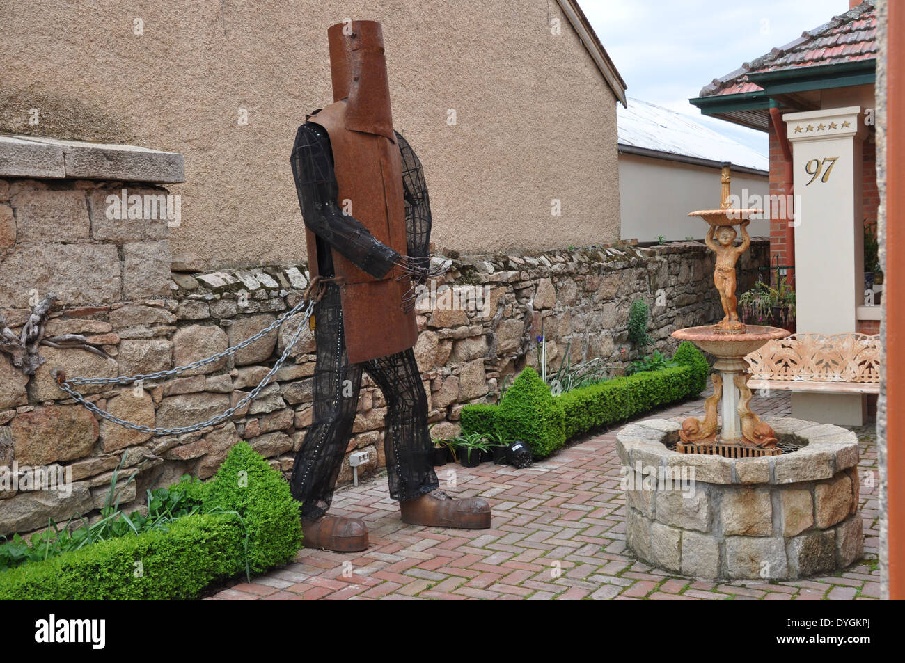 Statue des berühmten australischen Bush Ranger, Ned Kelly, seine Metal ...
