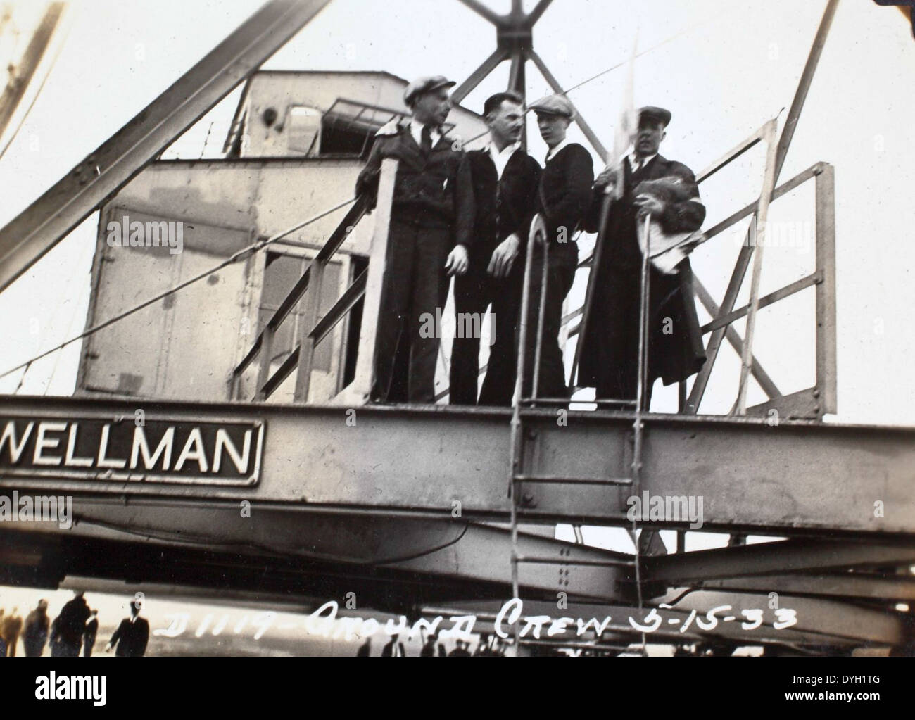 Glen Bates' Album enthält dieses Bild der Goodyear Luftschiffe USS ...