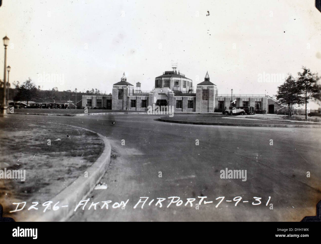 Dieses Bild aus dem Album Glen Bates zeigt die USS Akron und USS Macon ...