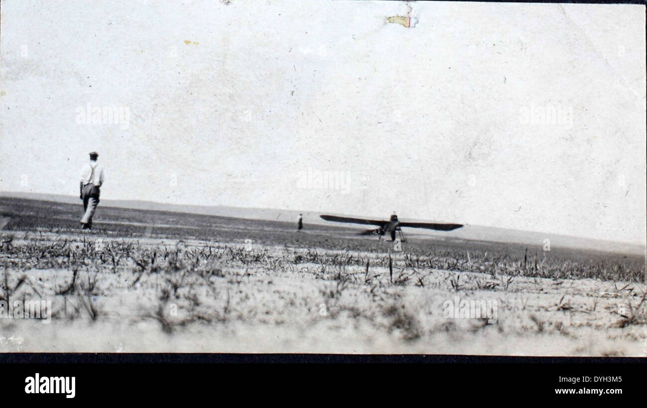 Dieses Foto aus Warren Eatons Sammlung zeigt ein Curtiss Barnstormer ...