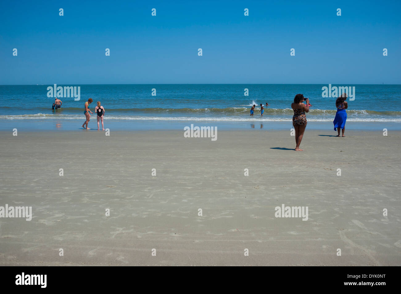 USA-Georgia GA Tybee Island am Atlantik Küste Strand mit Menschen ...