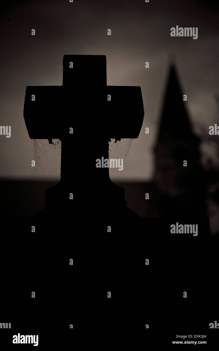 Gothic kreuz -Fotos und -Bildmaterial in hoher Auflösung – Alamy