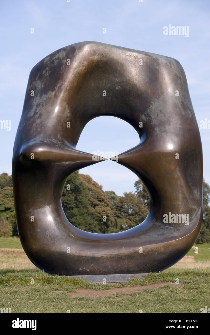 Henry Moore Yorkshire Sculpture Park Stockfotos und -bilder Kaufen - Alamy