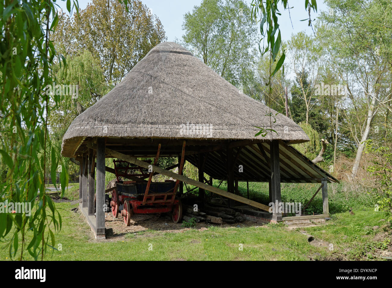 Rustikale Scheune Mit Wagen Stockfotos und -bilder Kaufen - Alamy
