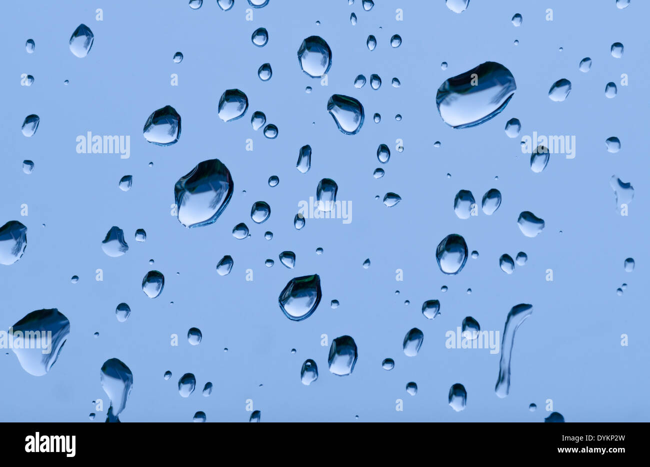 Rain drops -Fotos und -Bildmaterial in hoher Auflösung – Alamy