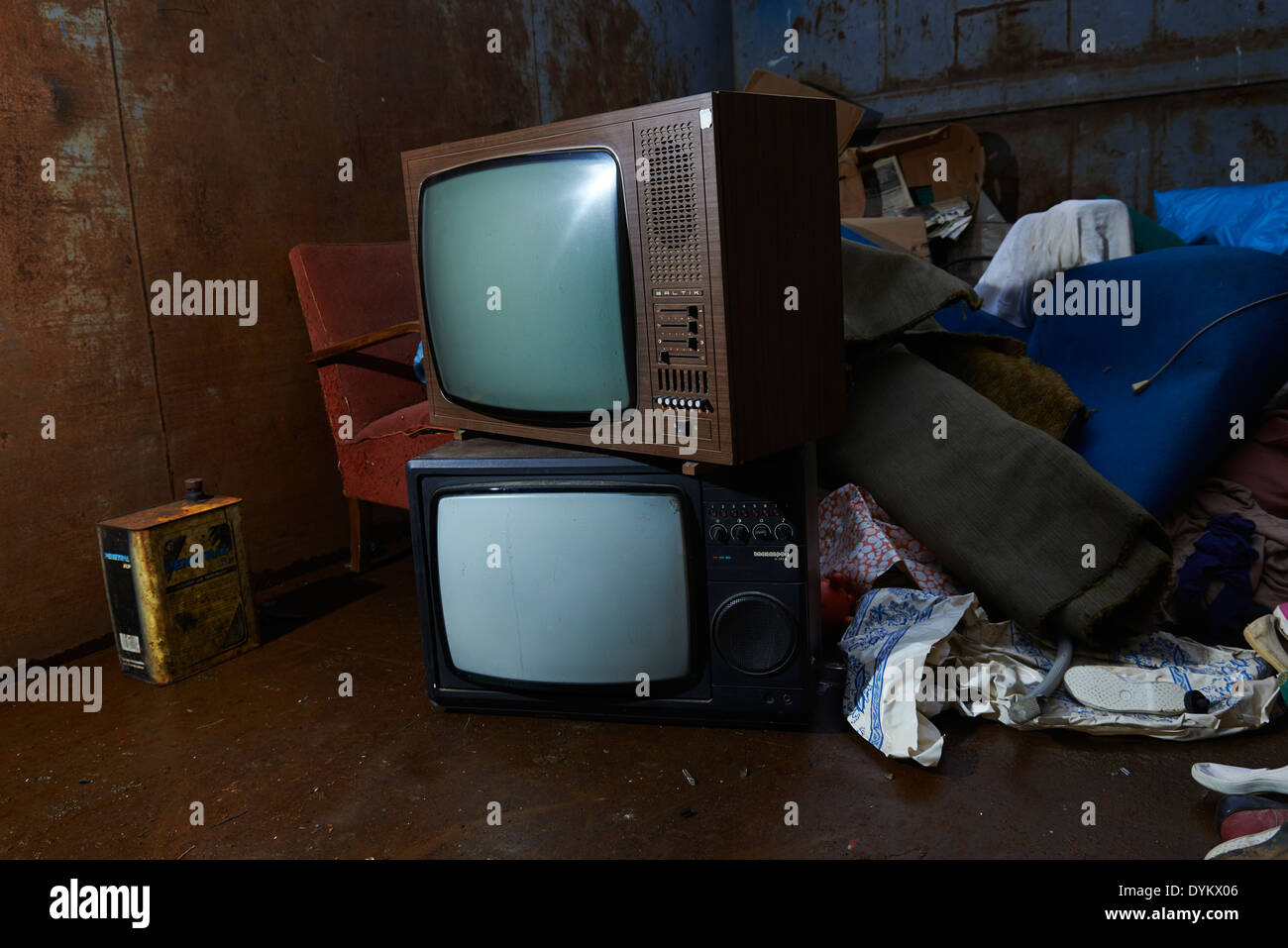 Stapel Alter Fernseher Stockfotos und -bilder Kaufen - Alamy