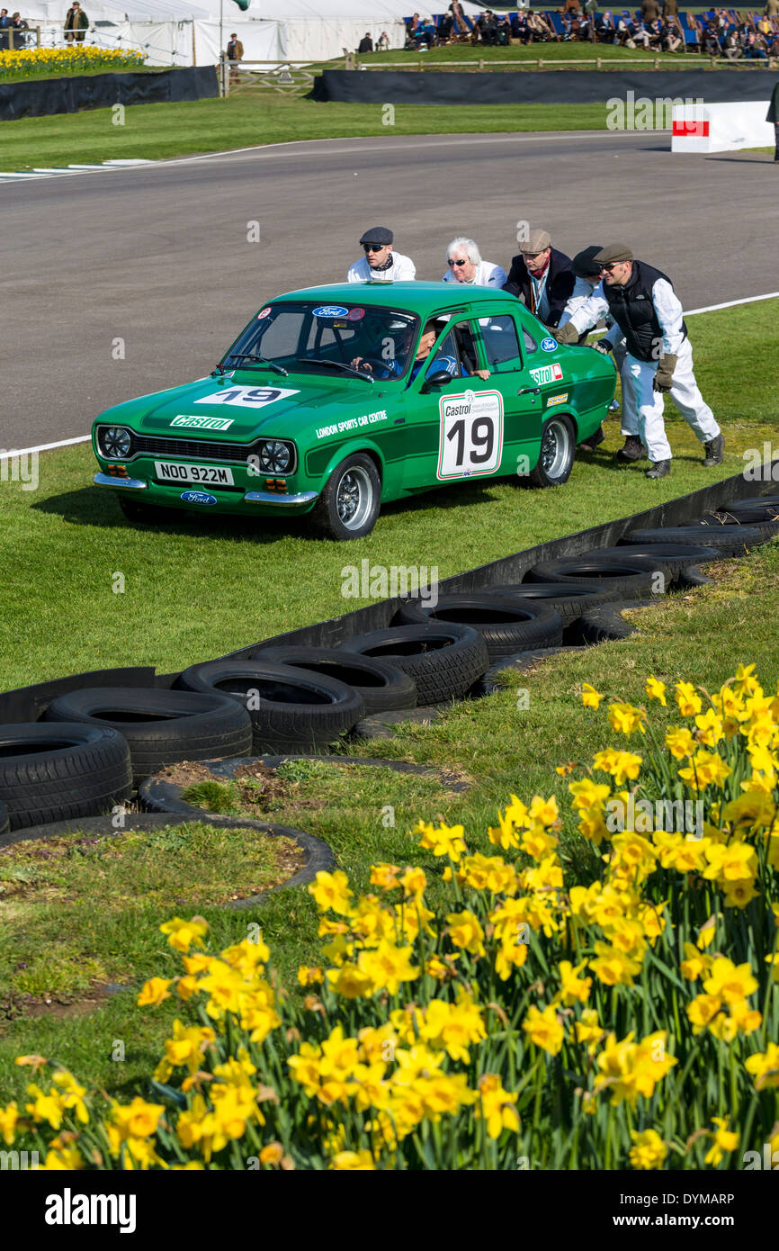 1974 Ford Escort MkI besuchte von Streckenposten. Fahrer Peter Clements ...
