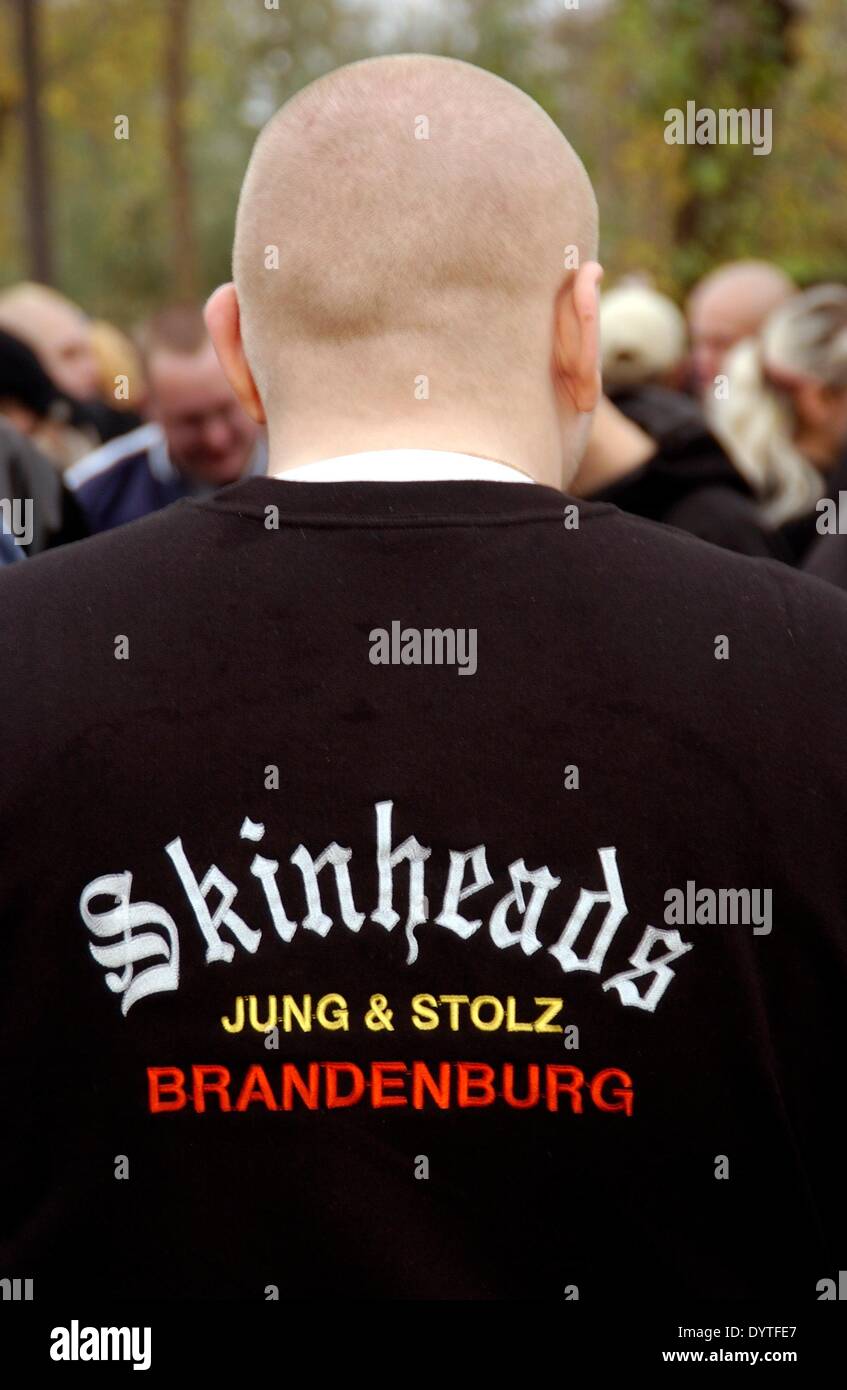 Skinheads neonazi Stockfotos und -bilder Kaufen - Alamy