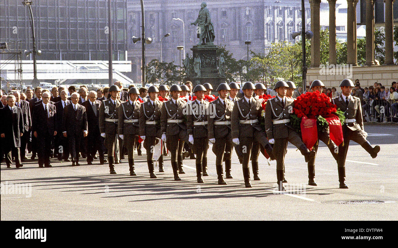 40th anniversary gdr -Fotos und -Bildmaterial in hoher Auflösung – Alamy
