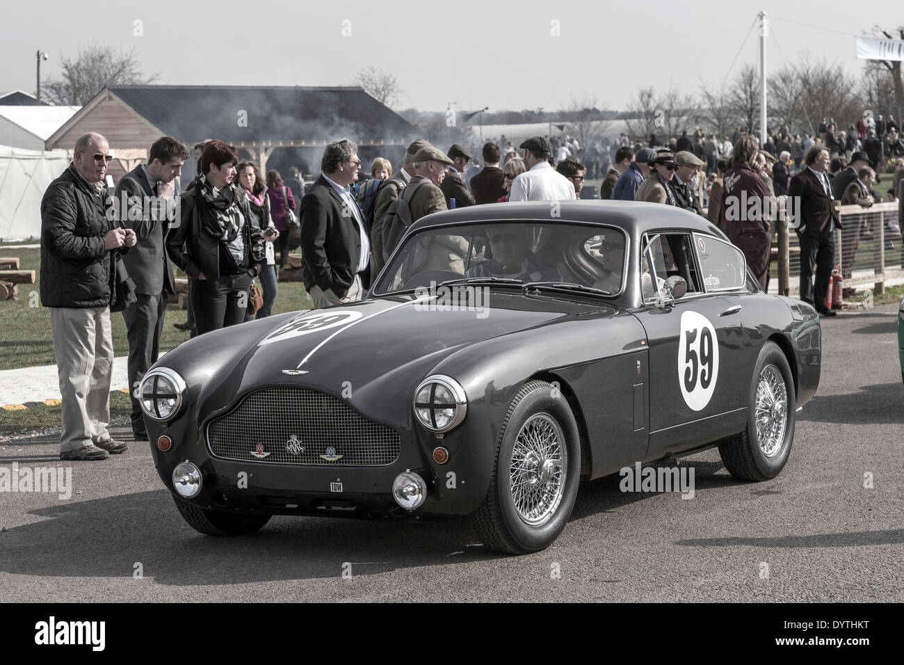 1959 Aston Martin DB2/4 MkIII mit Fahrer August Von Joest, Tony Gaze ...