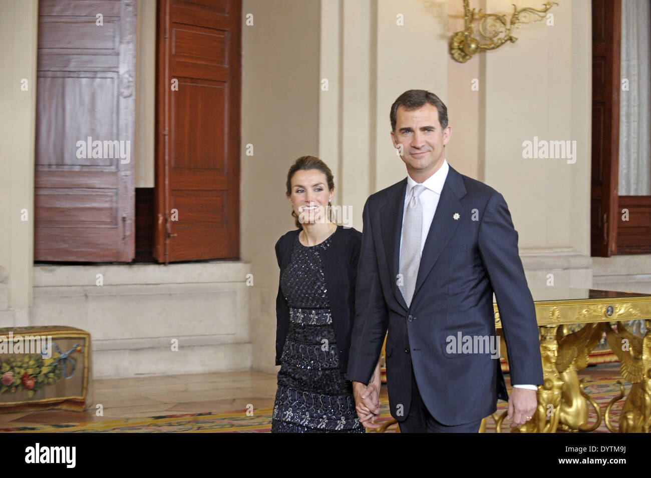 Felipe de borbon and letizia ortiz -Fotos und -Bildmaterial in hoher ...