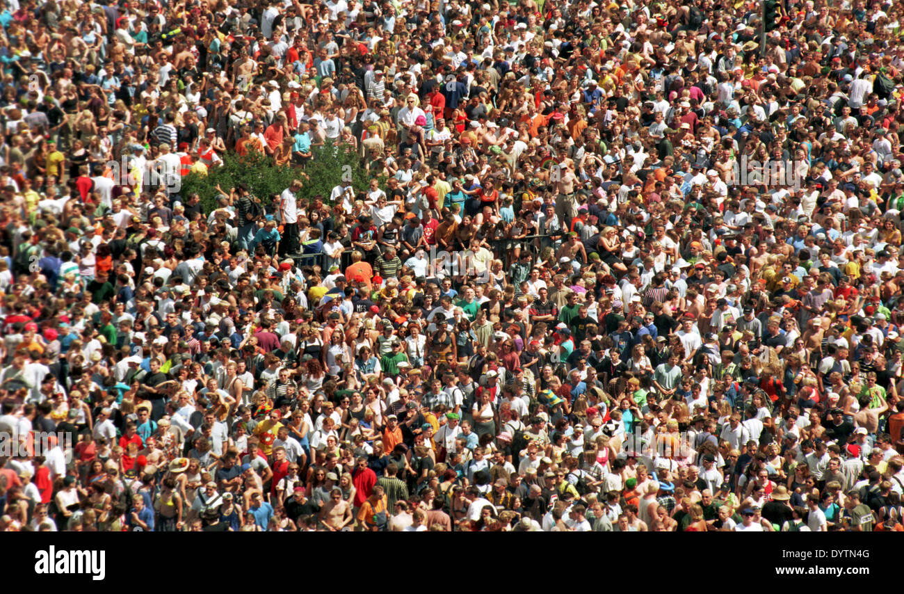 Love parade 1999 -Fotos und -Bildmaterial in hoher Auflösung – Alamy