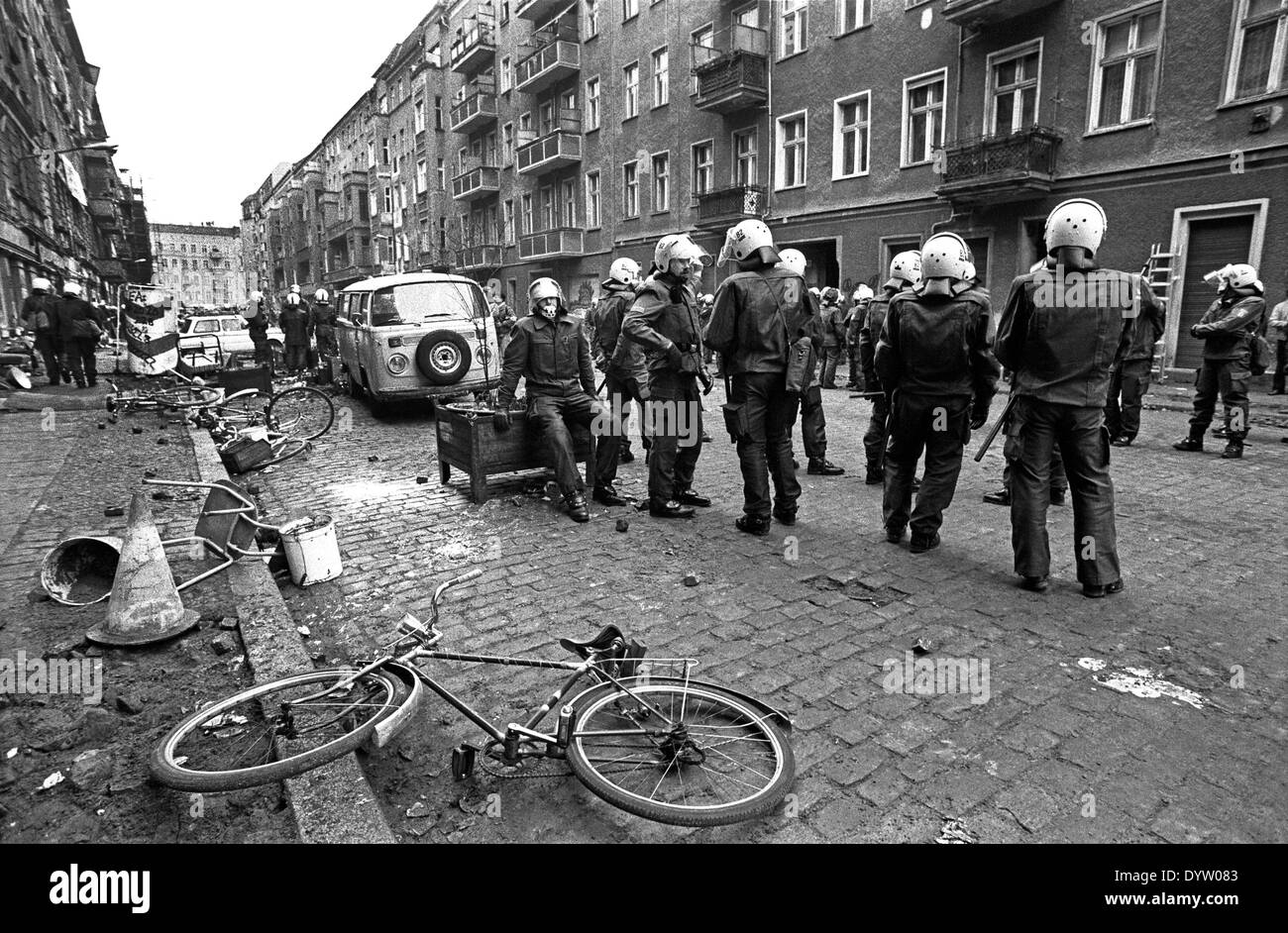 Polizei deutschland 1990 -Fotos und -Bildmaterial in hoher Auflösung ...