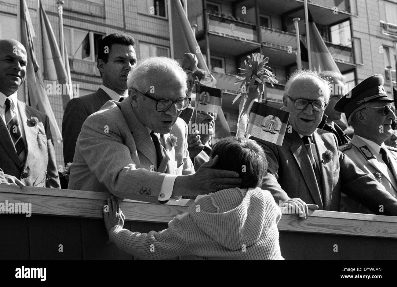 Honecker erich Schwarzweiß-Stockfotos und -bilder - Alamy