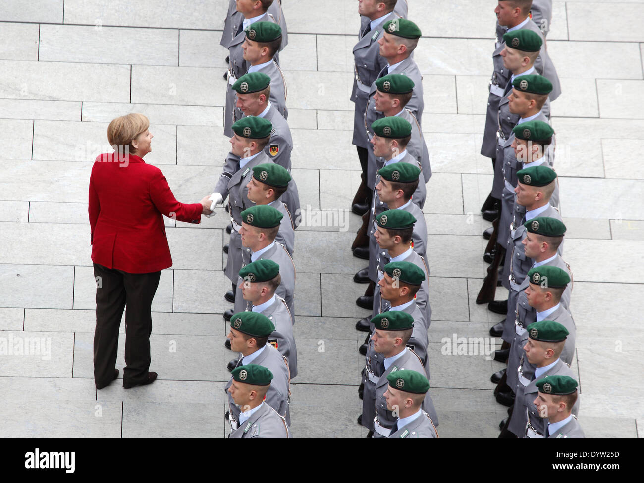 Soldaten Bewachen Bataillon Berlin Stockfotos und -bilder Kaufen - Alamy